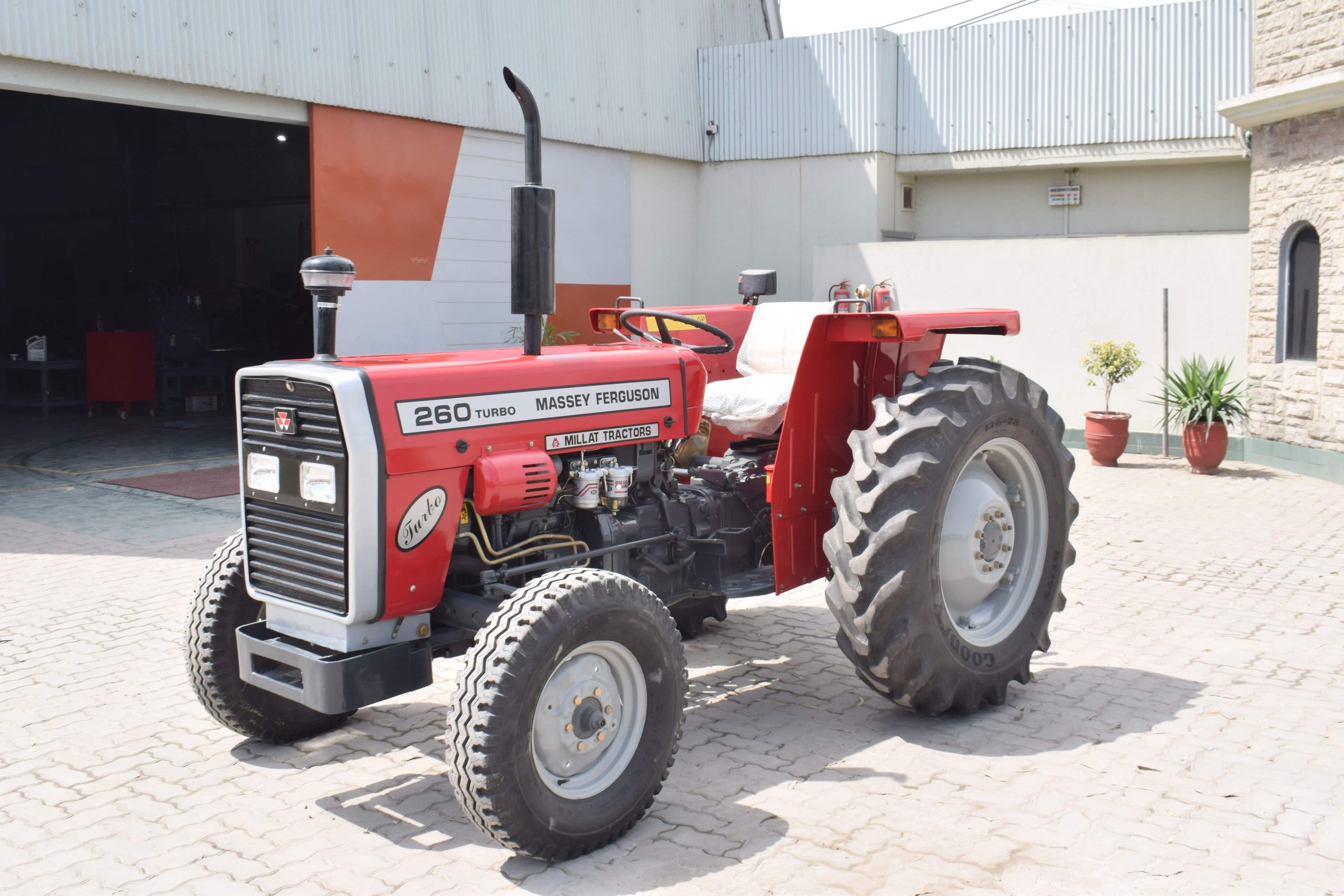 MF 260 Turbo Fully Recondioned for Sale - Buy Used Tractors in Pakistan