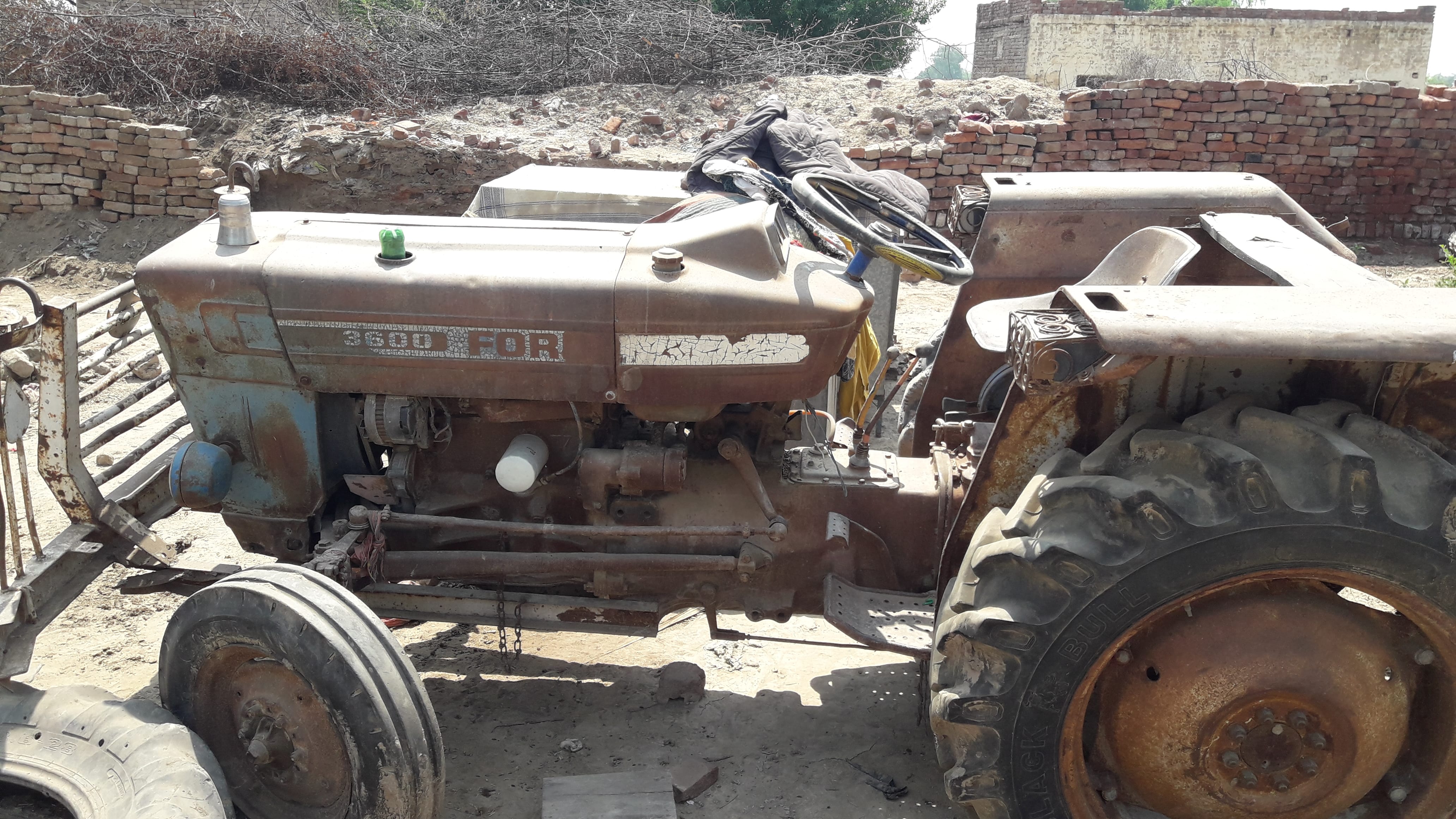 FORD 3600 Model 1979 - Buy Used Tractors in Pakistan